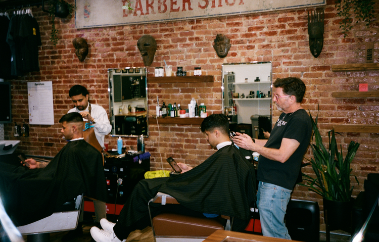 𝔗𝔥𝔢 ℌ𝔬𝔲𝔰𝔢 𝔬𝔣 𝔄𝔯𝔱𝔦𝔰𝔞𝔫 𝔅𝔞𝔯𝔟𝔢𝔯 * 𝔖𝔦𝔫𝔠𝔢 2017